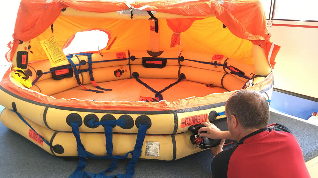 Aero-Dienst: Service für Rettungsinseln der Winslow Life Raft Company ...